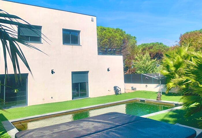 Maison à vendre - Fréjus, Saint-Aygulf - 5 pièces - 4 chambres