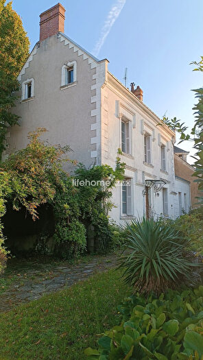 Maison à vendre - Charnizay - 8 pièces - 5 chambres