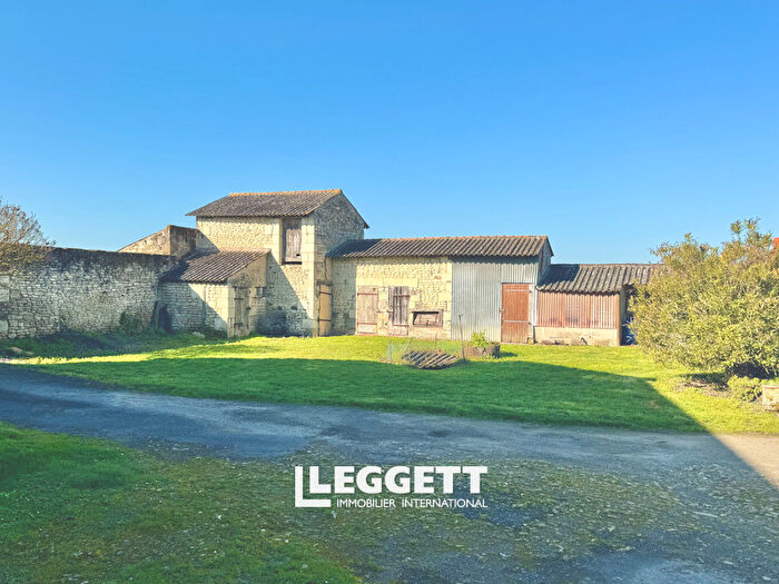 Monts-sur-Guesnes : Maison 4 pièces à vendre
