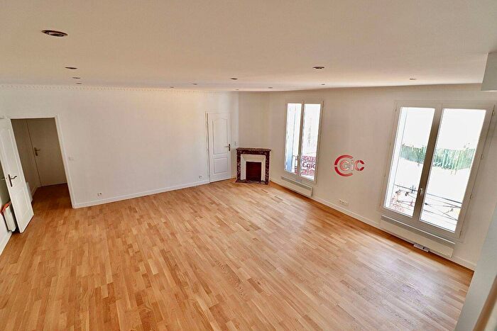 Appartement à louer - Armagis, Saint-Germain-en-Laye - 4 pièces - 3 chambres