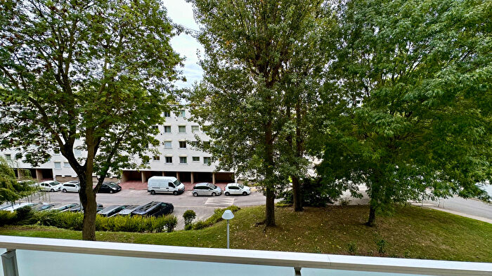 Appartement à vendre - Fresnes, Centre-ville - 4 pièces - 2 chambres