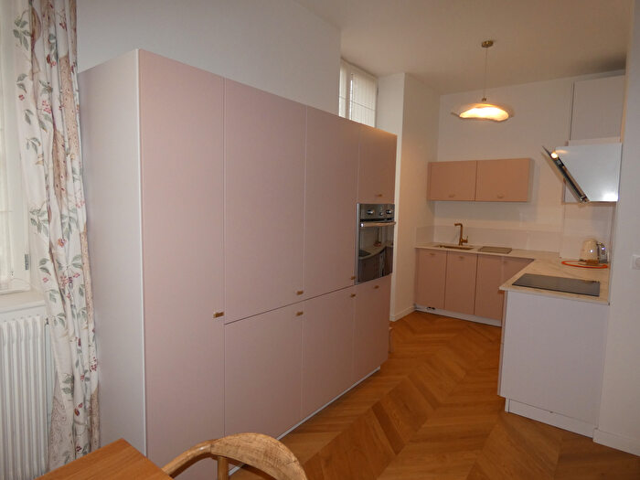 Appartement à louer - Beaune, Madeleine - 2 pièces - 1 chambre