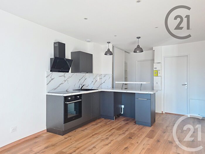 Appartement à louer - Montereau-Fault-Yonne, Ville basse - 3 pièces - 2 chambres