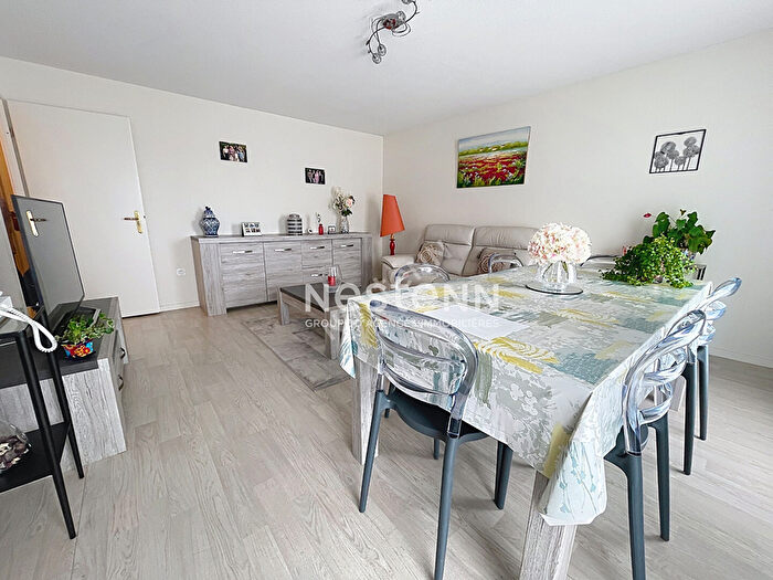Avrillé, Adézière, Etang, Bosquets, Croix-Cadeau, Fléchet : Appartement 3 pièces à vendre