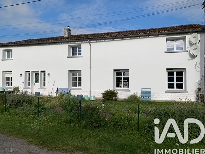 Maison à vendre - Corme-Royal - 5 pièces - 4 chambres