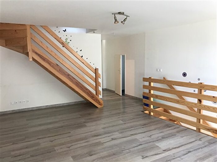 Appartement à louer - Bas-en-Basset - 4 pièces - 2 chambres