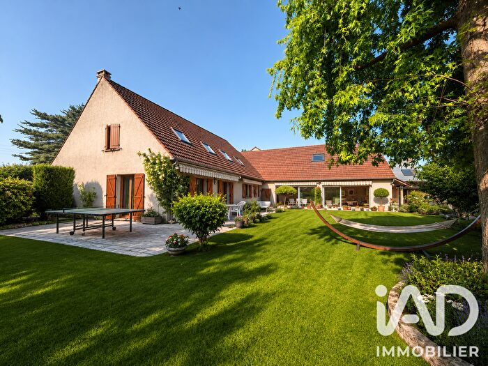 Pontault-Combault, Centre commercial : Maison 8 pièces à vendre