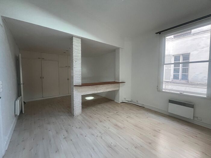 Appartement à louer - Paris e , Saint-Michel, Monnaie - 1 pièce
