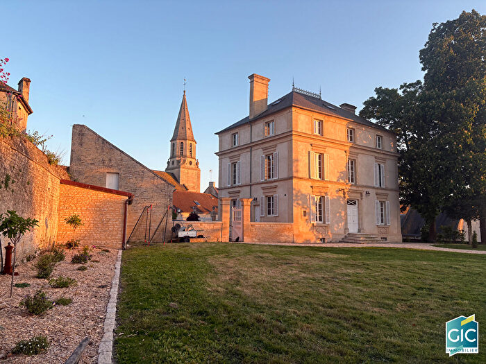 Creully : Maison 12 pièces à vendre