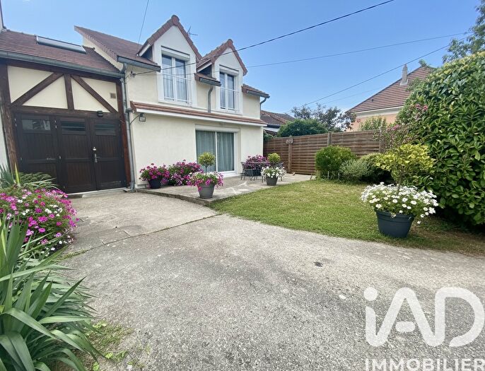 Maison à vendre - Sainte-Geneviève-des-Bois, Hôtel de Ville - 6 pièces - 3 chambres