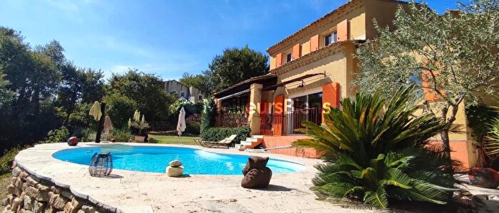 Saint-Paulet-de-Caisson : Maison 6 pièces à vendre