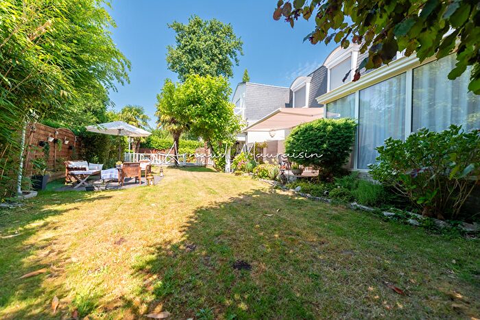 Maison 9 pièces à Apremont, à vendre