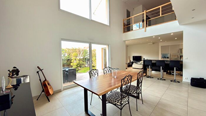 Maison à vendre - Neuilly-sur-Marne, Arpents - 6 pièces - 4 chambres