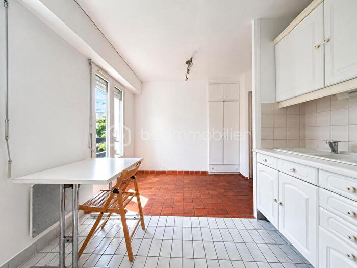 Suresnes, Carnot, Gambetta : Appartement 2 pièces à vendre