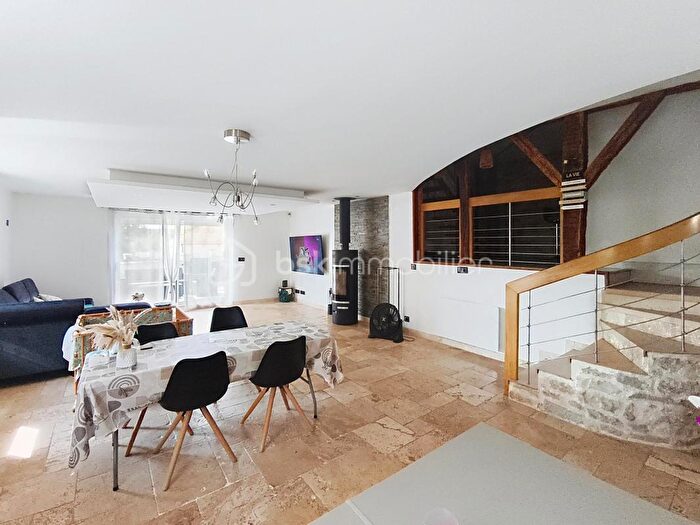 Les Maillys : Maison 5 pièces à vendre