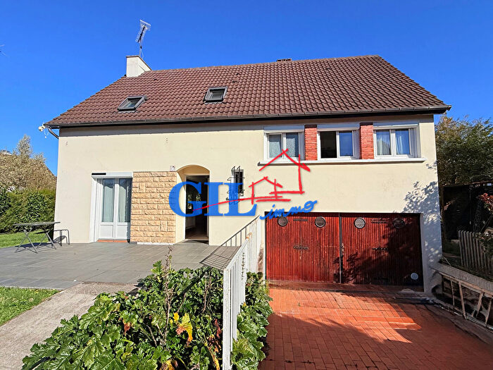 Vert-Saint-Denis : Maison 8 pièces à vendre