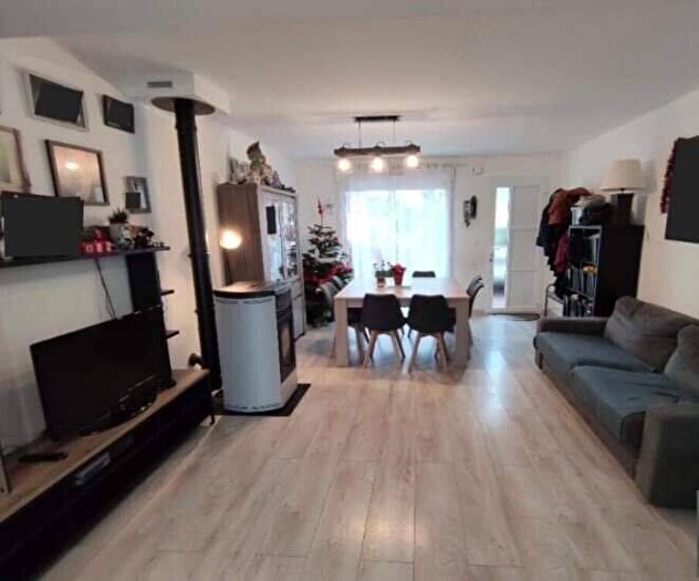 Maison 5 pièces à Cerisé, à louer