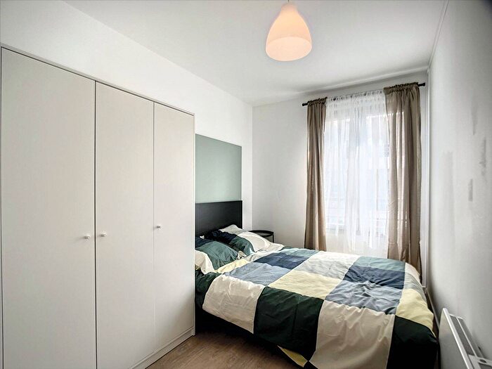 Appartement à louer - Croix Luizet, Villeurbanne - 4 pièces - 1 chambre