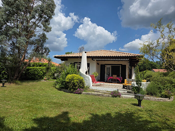 Maison à vendre - Le Taillan-Médoc - 5 pièces - 3 chambres