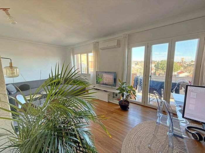 Appartement à louer - Montolivet, Marseille ème arrondissement - 3 pièces - 2 chambres