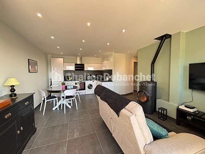 Appartement à louer - Saint-Priest-la-Roche - 2 pièces - 1 chambre