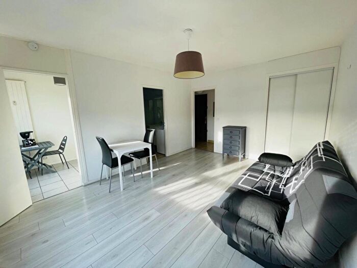 Appartement 1 pièce à Centre Ville, Montceau-les-Mines, à louer