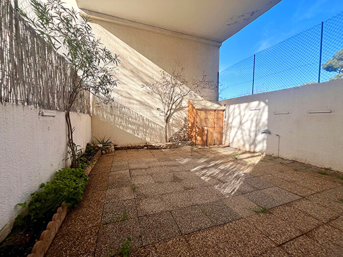 Appartement à vendre - Vitrolles, Bords de létang, Tribales, Ferme de Croze - 5 pièces - 4 chambres