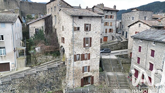 Maison à vendre - Le Cheylard - 9 pièces - 4 chambres