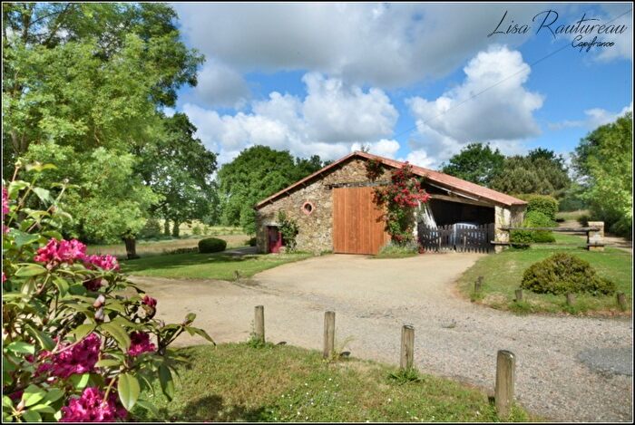 Maison 13 pièces à vendre - Chavagnes-en-Paillers