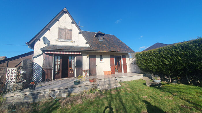 Maison à vendre - Chavagnac - 7 pièces - 4 chambres