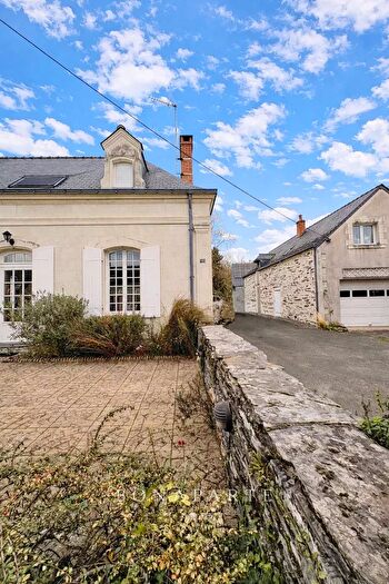 Maison à vendre - Corné - 9 pièces - 5 chambres