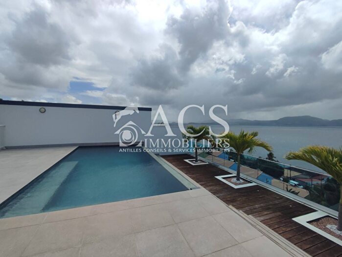 Appartement à louer - Fort-de-France - 4 pièces - 3 chambres