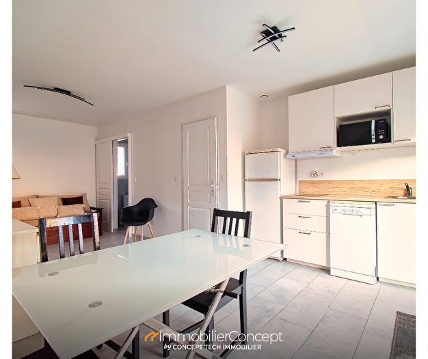 Appartement à louer - Martigues, Laurons, Carro, La Couronne, Croix-Sainte - 1 pièce