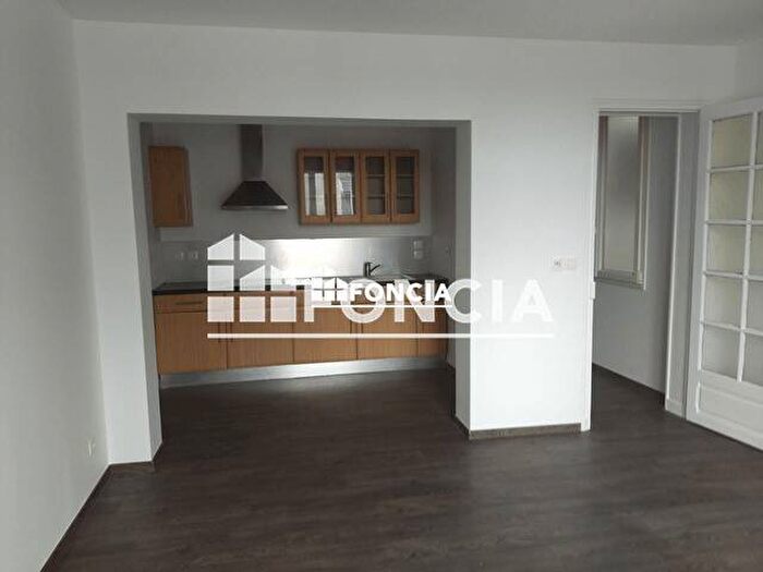 Appartement à louer - Laon Zola-Neufchâtel-Orgeval, Reims - 3 pièces - 2 chambres