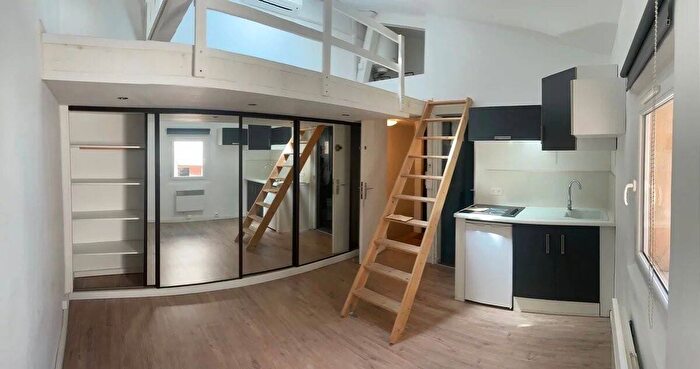 Appartement à louer - Centre Ville, Aix-en-Provence - 1 pièce