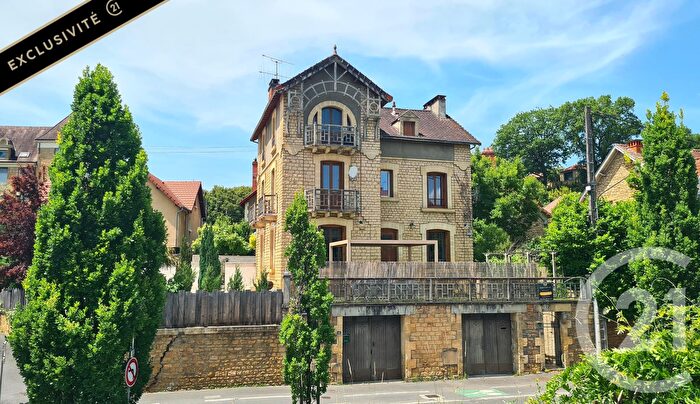 Maison à vendre - Sarlat-la-Canéda - 9 pièces - 5 chambres