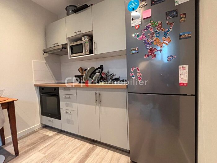 Appartement à louer - Quartiers Nord-Est, Jeanne dArc - 2 pièces - 1 chambre