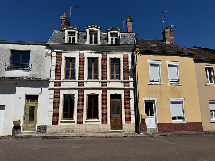 Maison à vendre - Corbigny - 6 pièces - 3 chambres