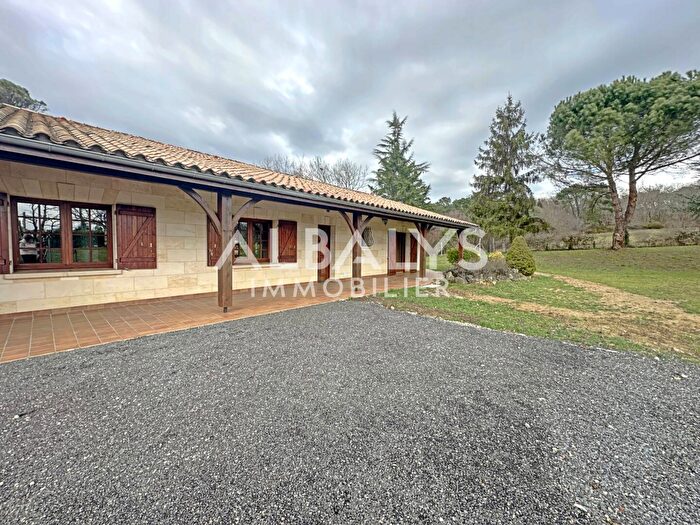 Maison à louer - La Sauve - 4 pièces - 3 chambres