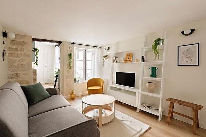 Appartement à louer - Saint Germain des Prés, Paris ème arrondissement - 1 pièce