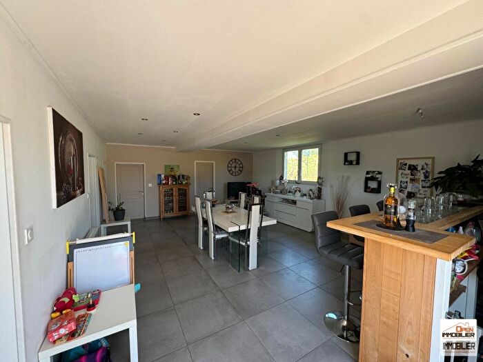 Maison à vendre - Barbezieux-Saint-Hilaire - 8 pièces - 4 chambres