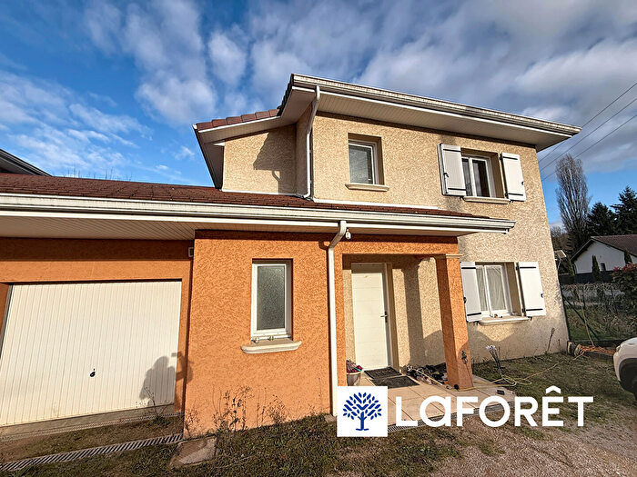 Maison à louer - Saint-Chef - 4 pièces - 3 chambres