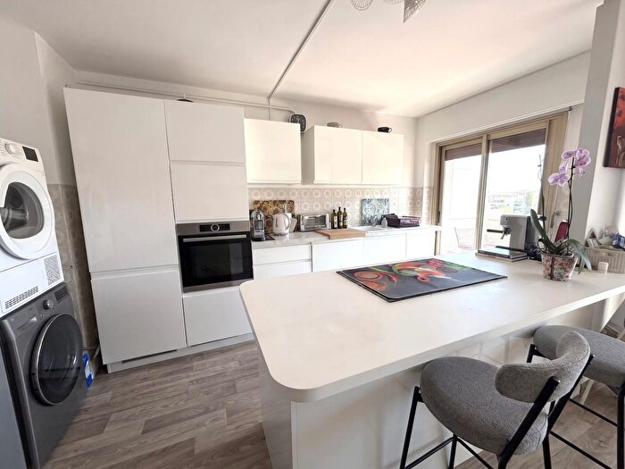 Mandelieu-la-Napoule, Les Termes : Appartement 3 pièces à vendre