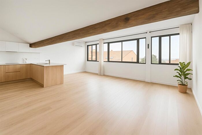 Appartement à vendre - Hyères, Centre-ville - 4 pièces - 3 chambres