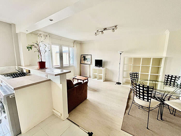 Appartement à vendre - Châtillon, Roissys, Béranger - 3 pièces - 2 chambres