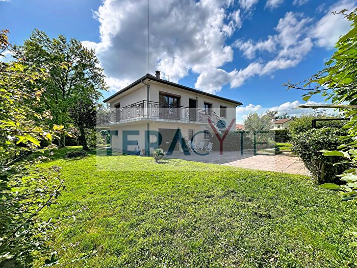 Villars-les-Dombes : Maison 6 pièces à vendre