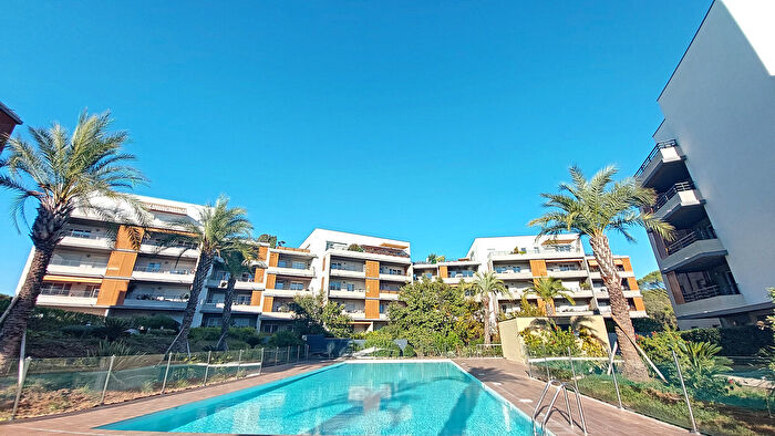 Appartement à vendre - Fréjus, Caïs - 3 pièces - 2 chambres