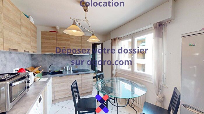 Appartement à louer - Centre, Annemasse - 6 pièces - 5 chambres