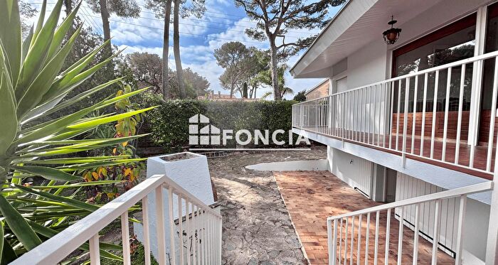 Maison à vendre - La Londe-les-Maures, Moulin-Vieux, Ondine, Mas dArgent, Stade Vitria - 3 pièces - 2 chambres