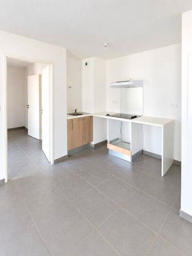 Saint Jean-Saint Genies, Avignon : Appartement 2 pièces à louer